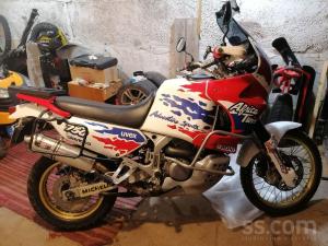 Honda XRV 750 1994 in Aizkraukle, with an engine capacity of 0.75 L and mileage of 0 thousand km for 4250 €, photo  on AUTOMOTO.COM.LV