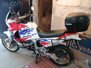 Honda XRV 750 1994 Aizkraukle, ar dzinēja tilpumu 0.75 L un nobraukumu 0 tūkst. km par 4250 €, foto 4 vietnē AUTOMOTO.COM.LV