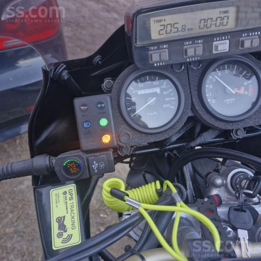 Honda XRV 750 1998 in Jelgava, with an engine capacity of 0.75 L and mileage of 0 thousand km for 5800 €, photo 4 on AUTOMOTO.COM.LV