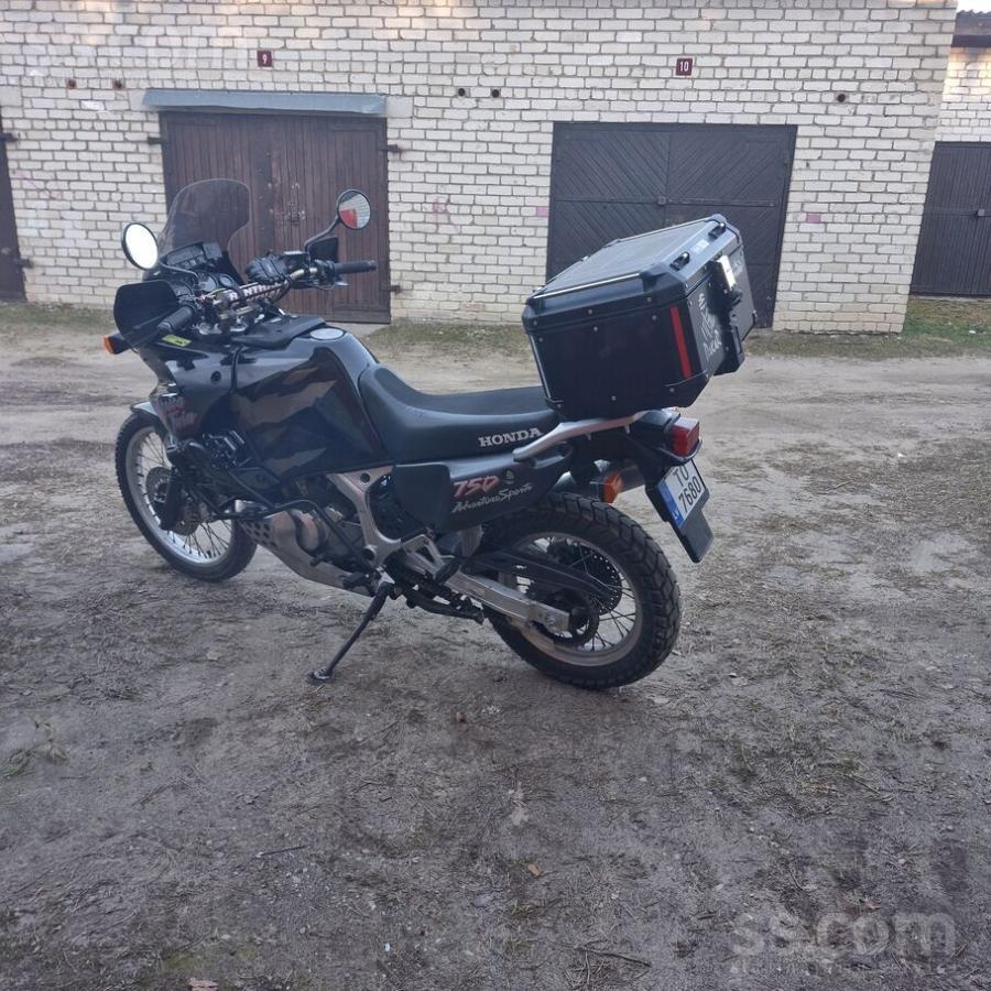 Honda XRV 750 1998 Jelgava, ar dzinēja tilpumu 0.75 L un nobraukumu 0 tūkst. km par 5200 €, foto 3 vietnē AUTOMOTO.COM.LV