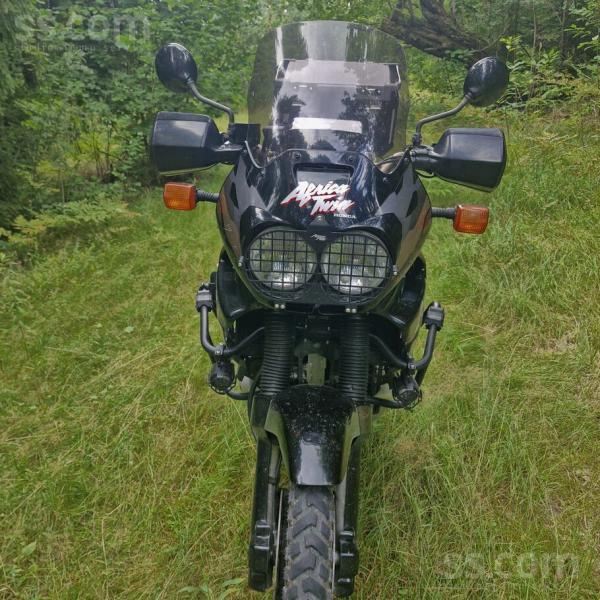 Honda XRV 750 1998 in Jelgava, with an engine capacity of 0.75 L and mileage of 0 thousand km for 5200 €, photo 5 on AUTOMOTO.COM.LV