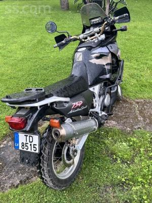 Honda XRV 750 1999 in Ogre, with an engine capacity of 0.75 L and mileage of 0 thousand km for 4500 €, photo 5 on AUTOMOTO.COM.LV