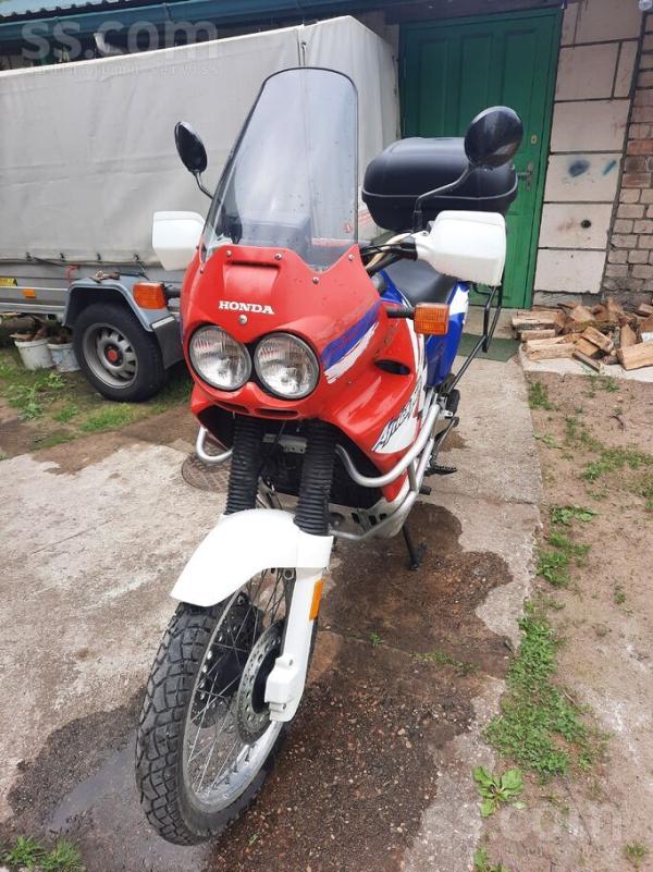 Хонда XRV 750 2003 в Даугавпилс, объемом двигателя 0.75 л и пробегом 0 тыс. км за 3850 €, фото 1 на AUTOMOTO.COM.LV