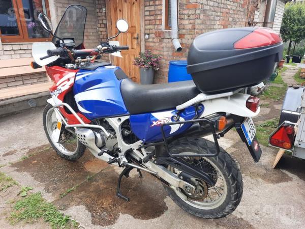 Хонда XRV 750 2003 в Даугавпилс, объемом двигателя 0.75 л и пробегом 0 тыс. км за 3850 €, фото 2 на AUTOMOTO.COM.LV