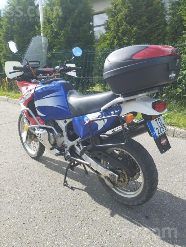 Honda XRV 750 2003 in Daugavpils, with an engine capacity of 0.75 L and mileage of 0 thousand km for 3500 €, photo 7 on AUTOMOTO.COM.LV