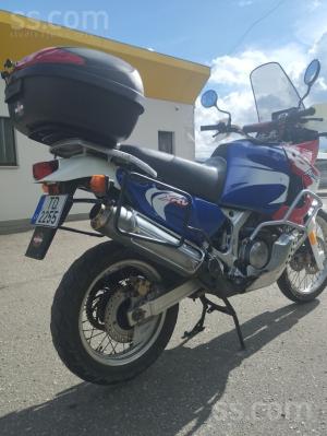 Honda XRV 750 2003 in Daugavpils, with an engine capacity of 0.75 L and mileage of 0 thousand km for 3500 €, photo 9 on AUTOMOTO.COM.LV
