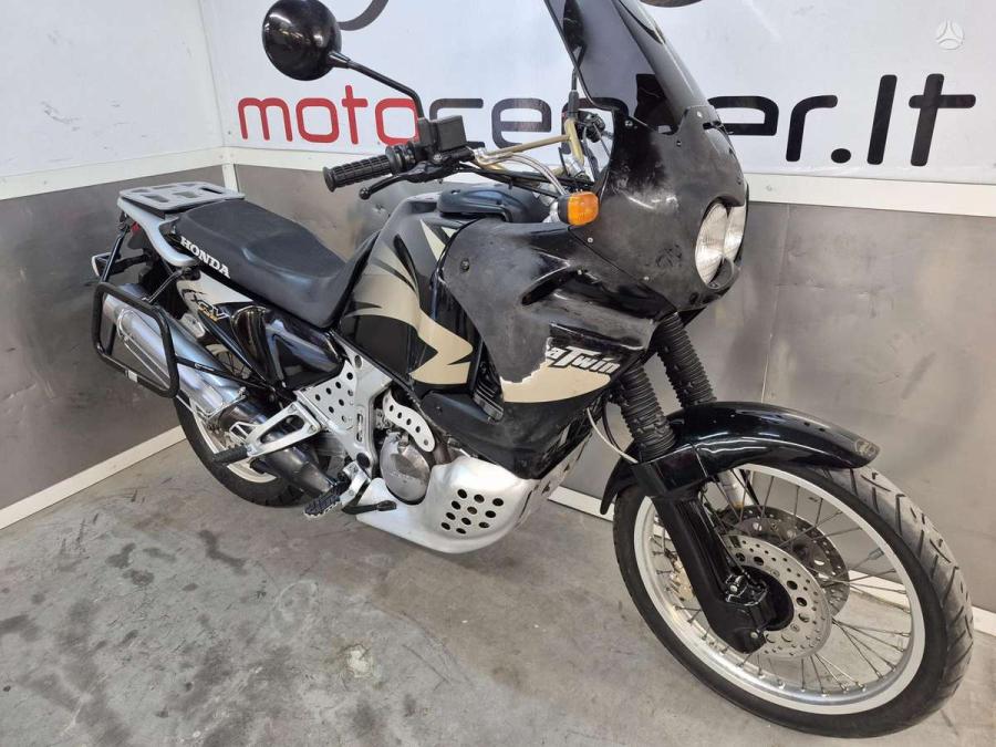Black Honda XRV 2000 in Kaunas, with an engine capacity of 0.75 L and mileage of 66 thousand km for 3000 €, photo 1 on AUTOMOTO.COM.LV