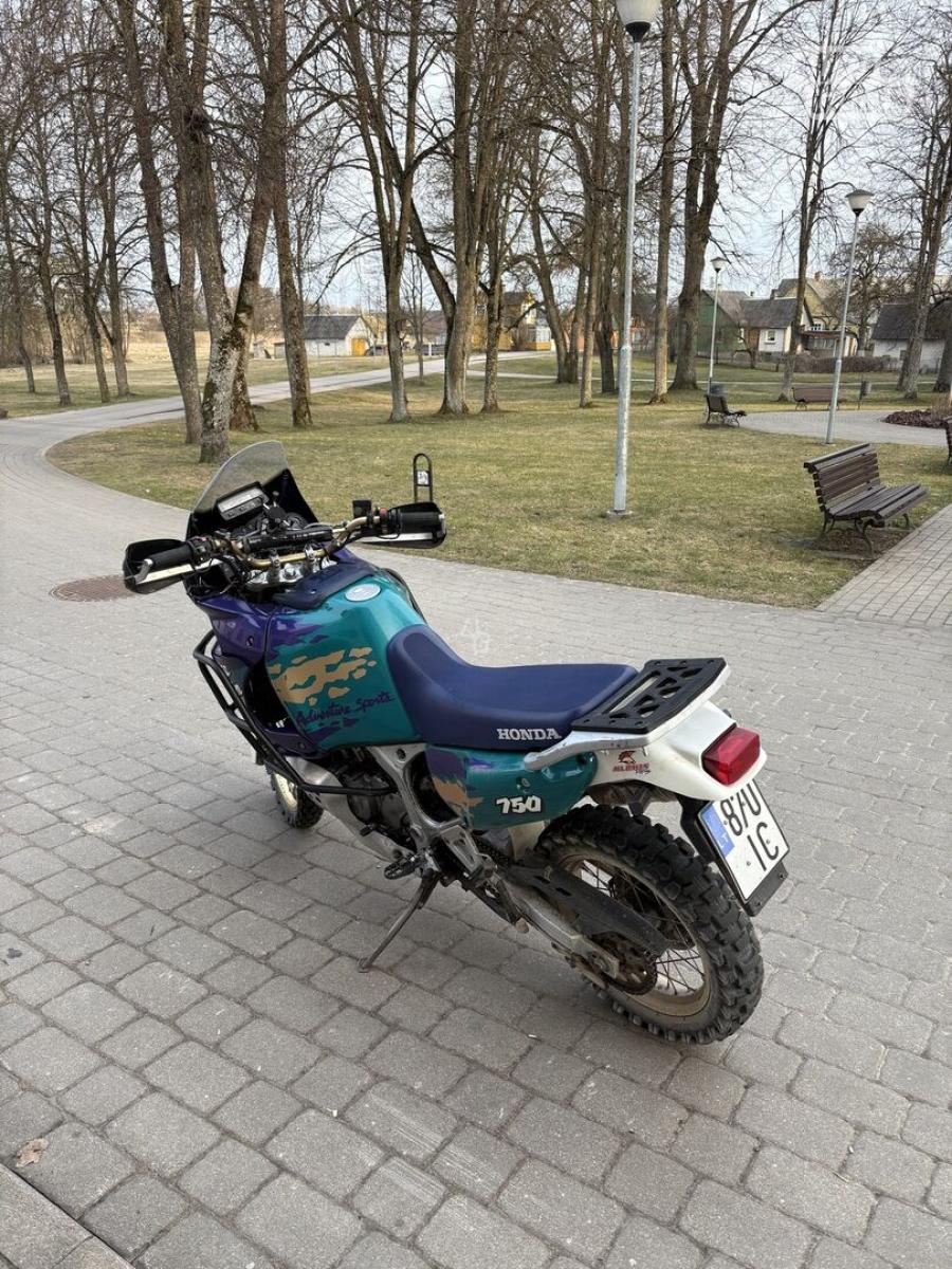 Blue Honda XRV 1997 in Druskininkai, with an engine capacity of 0.75 L and mileage of 90 thousand km for 2450 €, photo 3 on AUTOMOTO.COM.LV