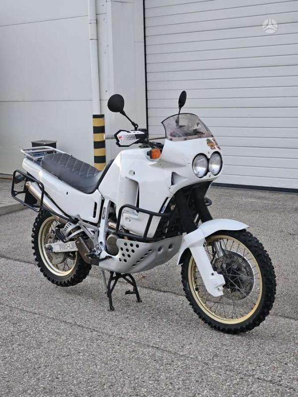 Honda XRV 1989 in Kaunas, with an engine capacity of 0.65 L and mileage of 60 thousand km for 3050 €, photo 3 on AUTOMOTO.COM.LV