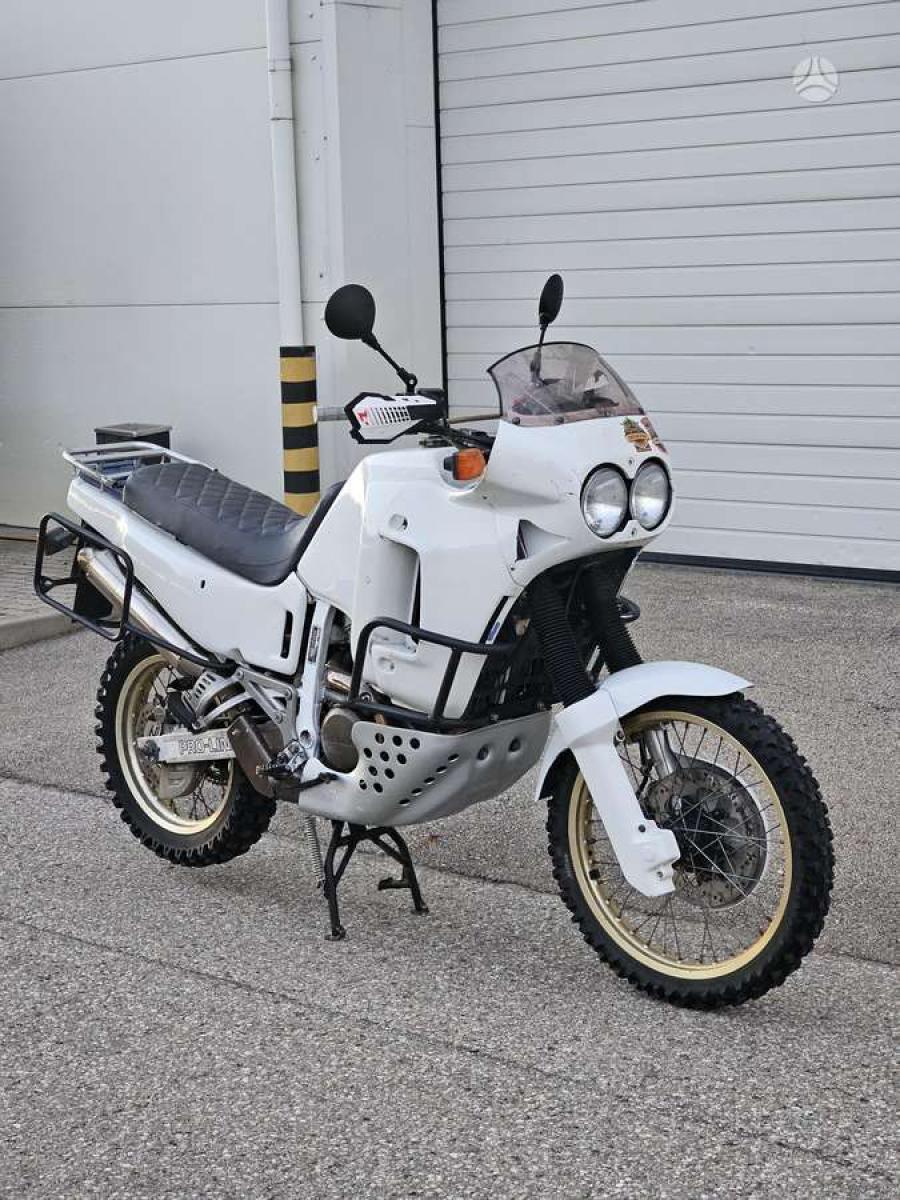 Honda XRV 1989 in Kaunas, with an engine capacity of 0.65 L and mileage of 60 thousand km for 3050 €, photo 3 on AUTOMOTO.COM.LV