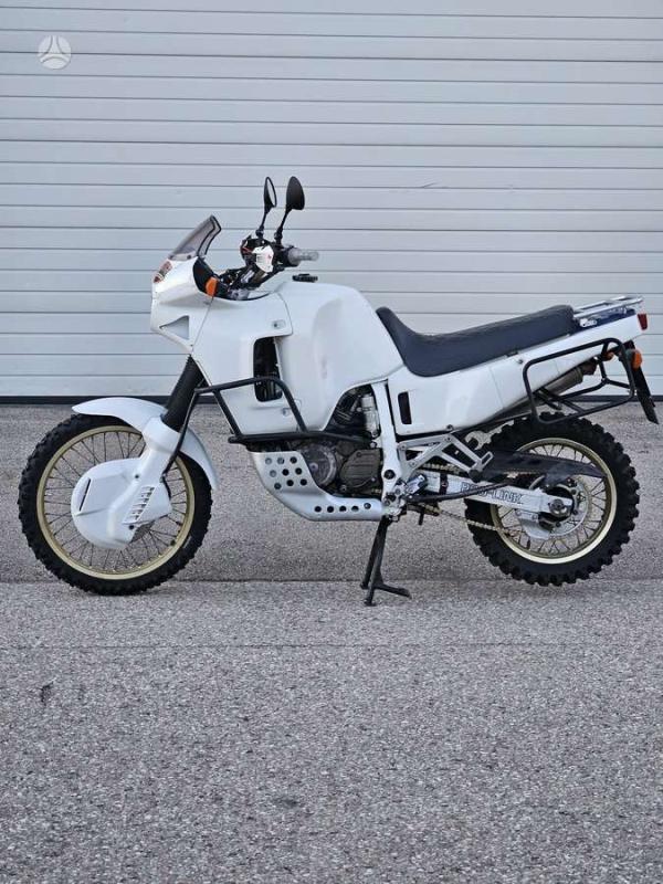 Honda XRV 1989 in Kaunas, with an engine capacity of 0.65 L and mileage of 60 thousand km for 3050 €, photo 4 on AUTOMOTO.COM.LV