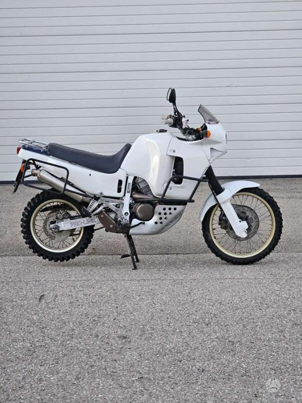 Honda XRV 1989 in Kaunas, with an engine capacity of 0.65 L and mileage of 60 thousand km for 3050 €, photo 5 on AUTOMOTO.COM.LV
