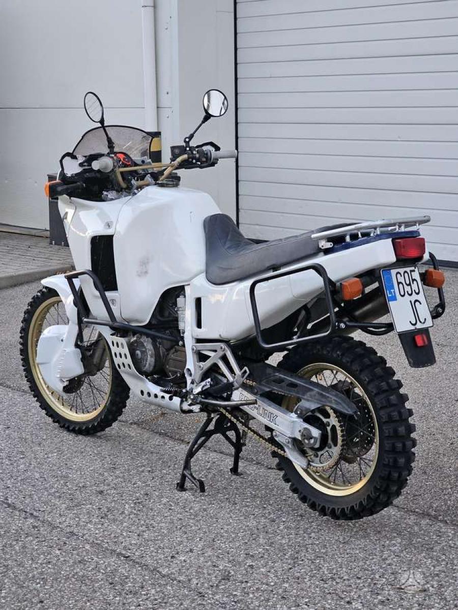Honda XRV 1989 in Kaunas, with an engine capacity of 0.65 L and mileage of 60 thousand km for 3050 €, photo 6 on AUTOMOTO.COM.LV