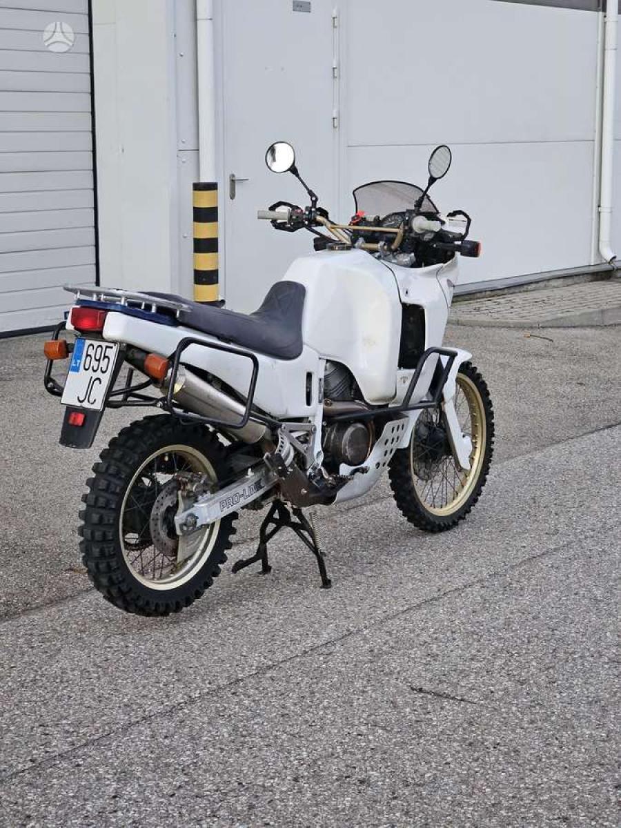 Honda XRV 1989 in Kaunas, with an engine capacity of 0.65 L and mileage of 60 thousand km for 3050 €, photo 7 on AUTOMOTO.COM.LV