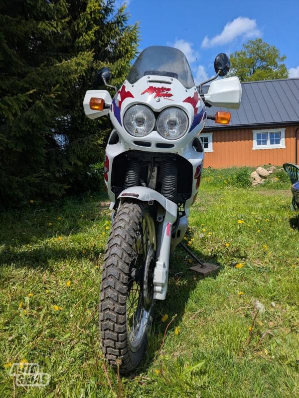 White Honda XRV 1998 in Vilkaviskis, with an engine capacity of 0.75 L and mileage of 73 thousand km for 3500 €, photo 1 on AUTOMOTO.COM.LV