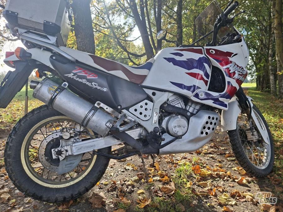 White Honda XRV 1998 in Anyksciai, with an engine capacity of 0.74 L and mileage of 52 thousand km for 3490 €, photo 7 on AUTOMOTO.COM.LV