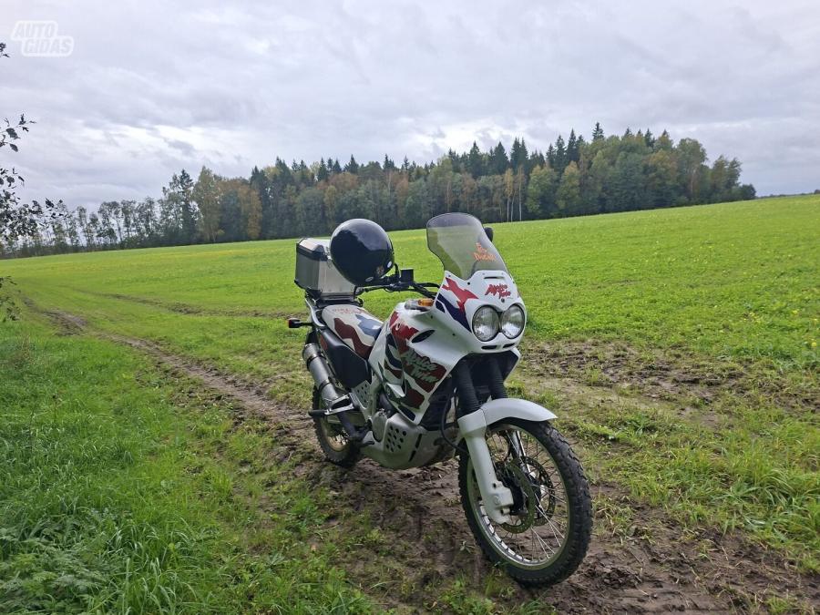 White Honda XRV 1998 in Anyksciai, with an engine capacity of 0.74 L and mileage of 52 thousand km for 3490 €, photo 11 on AUTOMOTO.COM.LV