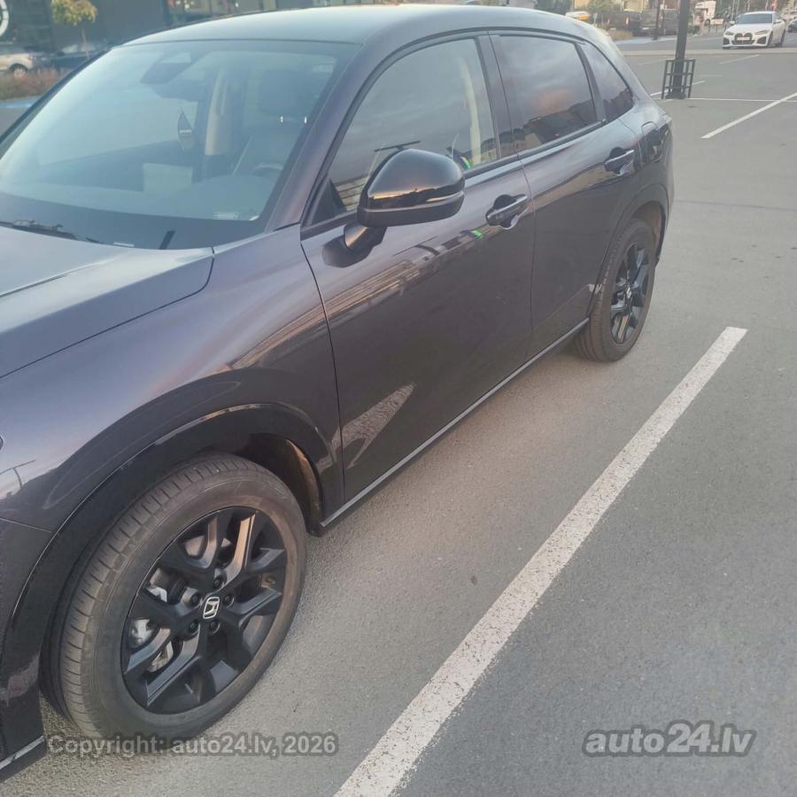 Черный Хонда ZR-V 2024 в Таллин, объемом двигателя 2.00 л и пробегом 14 тыс. км за 34900 €, фото 8 на AUTOMOTO.COM.LV