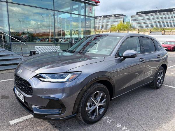 Хонда ZR-V 2024 в Вильнюс на AUTOMOTO.COM.LV Серый Хонда ZR-V 2024 в Вильнюс, объемом двигателя 2.00 л и пробегом 3 тыс. км за 31990 €, фото 1 на AUTOMOTO.COM.LV