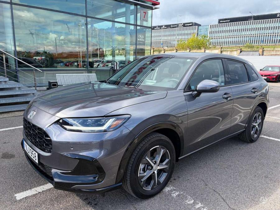 Pelēks Honda ZR-V 2024 Viļņa, ar dzinēja tilpumu 2.00 L un nobraukumu 3 tūkst. km par 31990 €, foto 1 vietnē AUTOMOTO.COM.LV