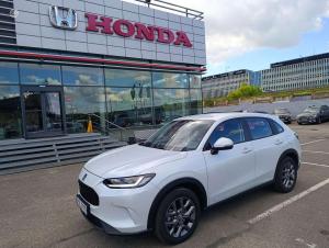 Белый Хонда ZR-V 2025 в Вильнюс, объемом двигателя 1.99 л и пробегом 14 тыс. км за 31990 €, фото 3 на AUTOMOTO.COM.LV