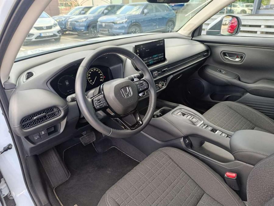 Белый Хонда ZR-V 2025 в Вильнюс, объемом двигателя 1.99 л и пробегом 14 тыс. км за 31990 €, фото 10 на AUTOMOTO.COM.LV