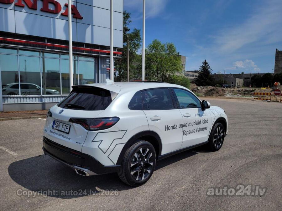 Balts Honda ZR-V 2024 Pērnava, ar dzinēja tilpumu 2.00 L un nobraukumu 24 tūkst. km par 36990 €, foto 5 vietnē AUTOMOTO.COM.LV