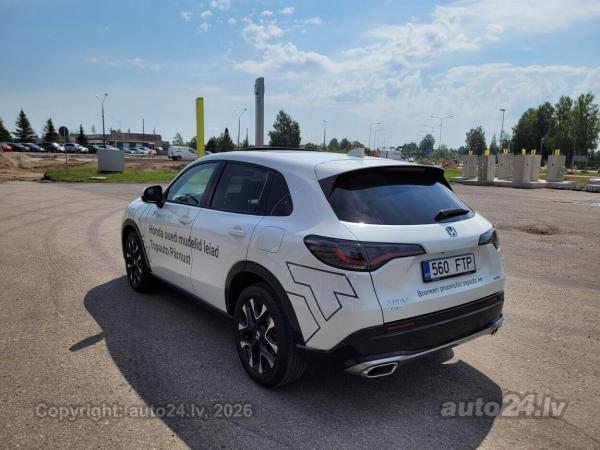 Balts Honda ZR-V 2024 Pērnava, ar dzinēja tilpumu 2.00 L un nobraukumu 24 tūkst. km par 36990 €, foto 7 vietnē AUTOMOTO.COM.LV