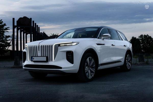 White Hongqi E-HS9 2024 in Siauliai, with an engine capacity of 0.00 L and mileage of 40 thousand km for 39900 €, photo 1 on AUTOMOTO.COM.LV