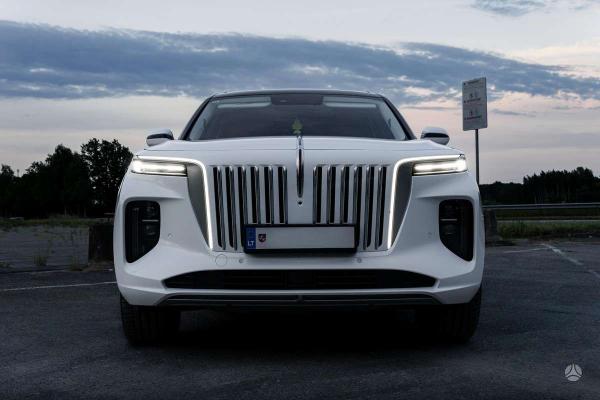 White Hongqi E-HS9 2024 in Siauliai, with an engine capacity of 0.00 L and mileage of 40 thousand km for 39900 €, photo 5 on AUTOMOTO.COM.LV