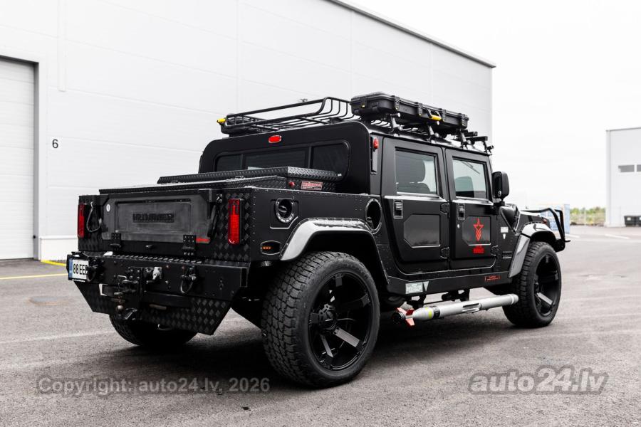 Black Hummer H1 2000 in Tallinn, with an engine capacity of 6.50 L and mileage of 61 thousand km for 110000 €, photo 6 on AUTOMOTO.COM.LV