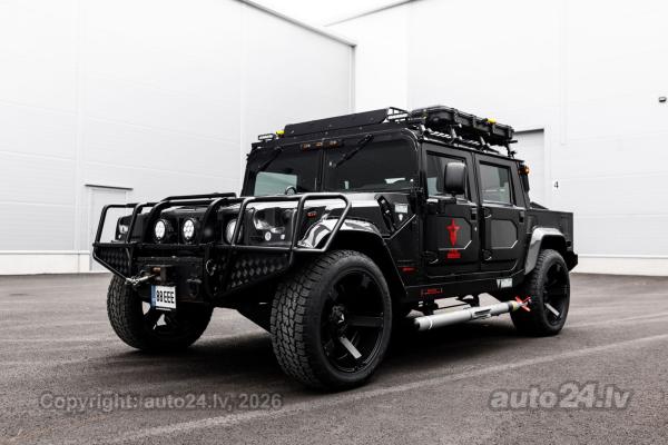 Black Hummer H1 2000 in Tallinn, with an engine capacity of 6.50 L and mileage of 61 thousand km for 110000 €, photo 6 on AUTOMOTO.COM.LV