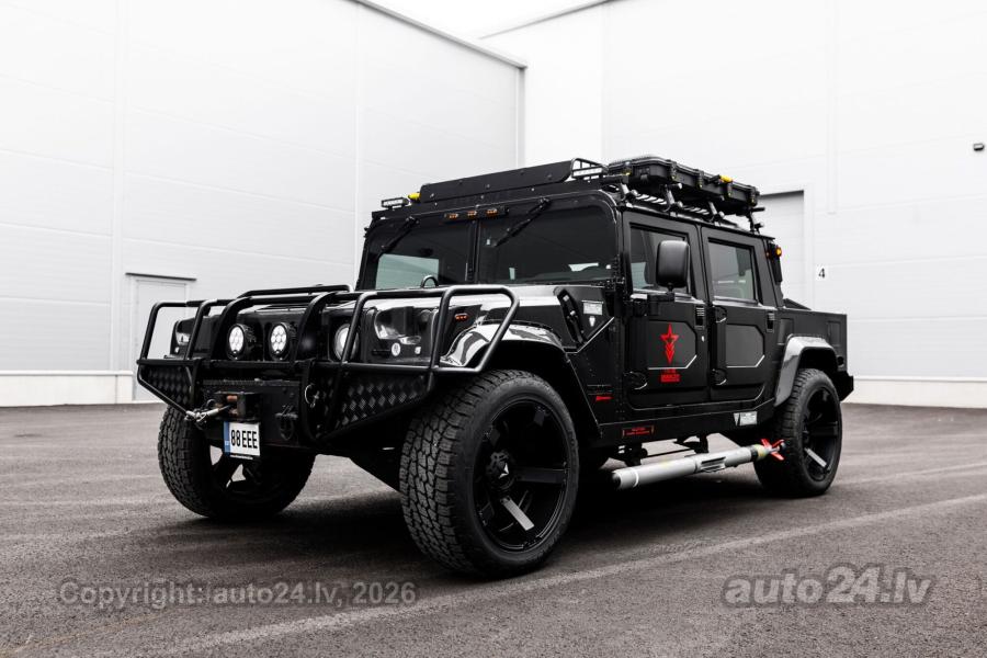 Black Hummer H1 2000 in Tallinn, with an engine capacity of 6.50 L and mileage of 61 thousand km for 110000 €, photo 7 on AUTOMOTO.COM.LV