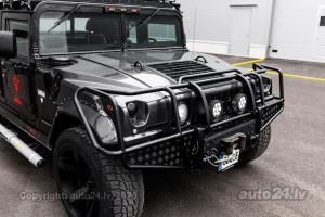 Black Hummer H1 2000 in Tallinn, with an engine capacity of 6.50 L and mileage of 61 thousand km for 110000 €, photo 9 on AUTOMOTO.COM.LV