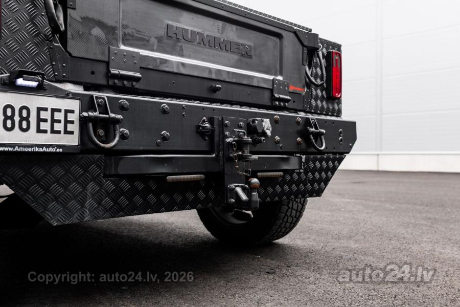 Black Hummer H1 2000 in Tallinn, with an engine capacity of 6.50 L and mileage of 61 thousand km for 110000 €, photo 13 on AUTOMOTO.COM.LV