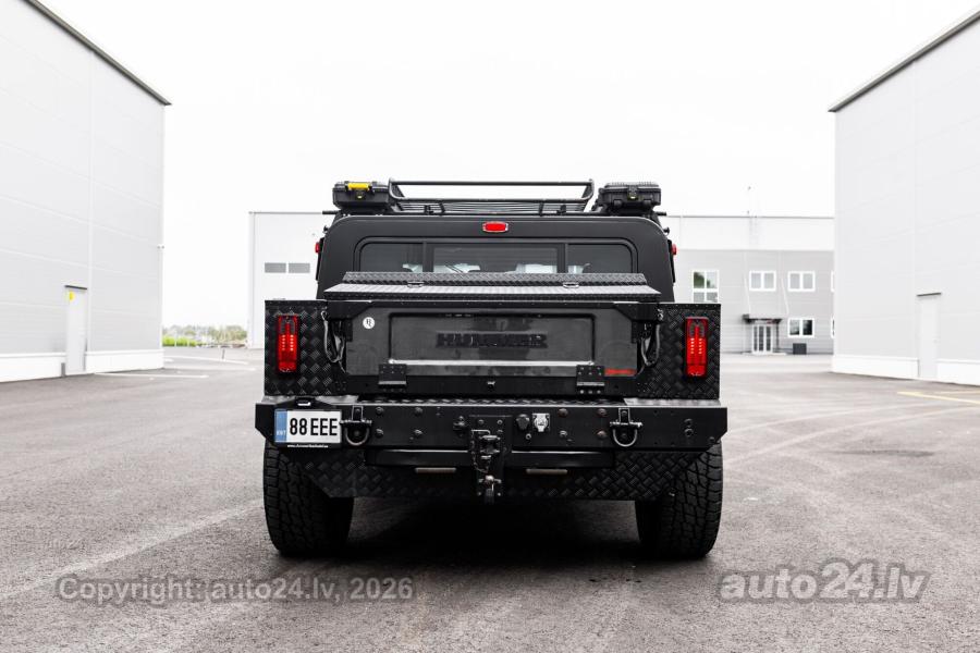 Black Hummer H1 2000 in Tallinn, with an engine capacity of 6.50 L and mileage of 61 thousand km for 110000 €, photo 16 on AUTOMOTO.COM.LV