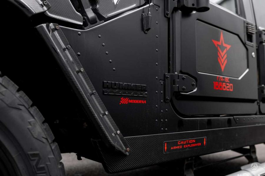 Black Hummer H1 2000 in Tallinn, with an engine capacity of 0.00 L and mileage of 62 thousand km for 110000 €, photo 18 on AUTOMOTO.COM.LV