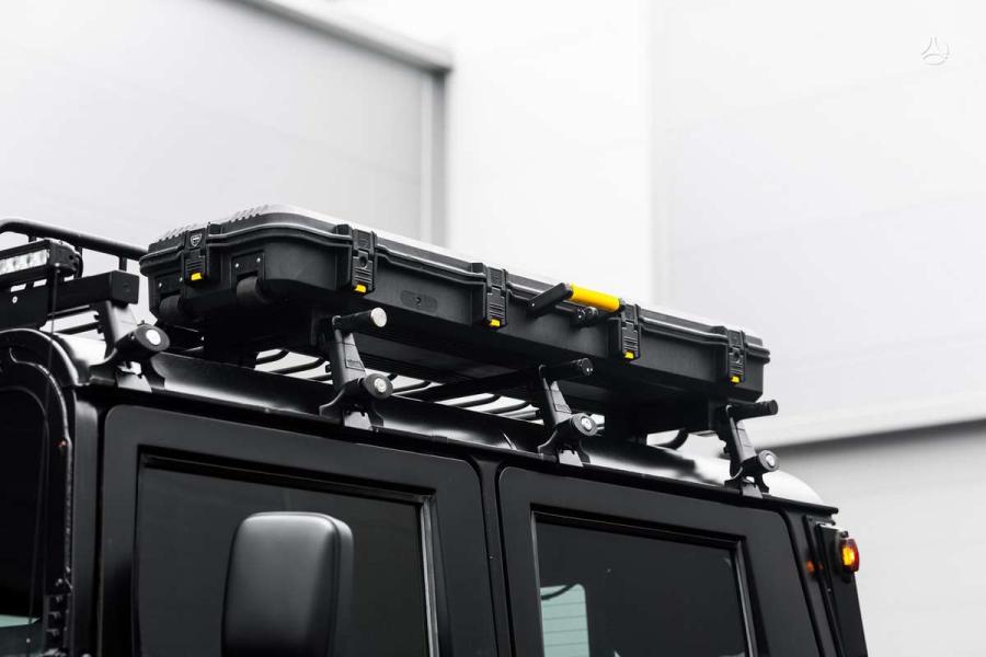 Black Hummer H1 2000 in Tallinn, with an engine capacity of 0.00 L and mileage of 62 thousand km for 110000 €, photo 24 on AUTOMOTO.COM.LV