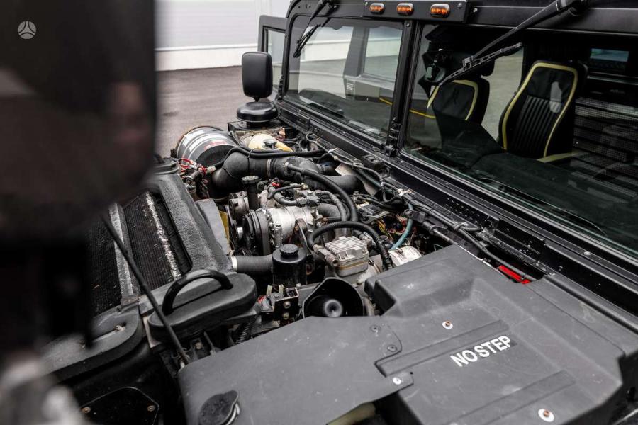 Black Hummer H1 2000 in Tallinn, with an engine capacity of 0.00 L and mileage of 62 thousand km for 110000 €, photo 27 on AUTOMOTO.COM.LV