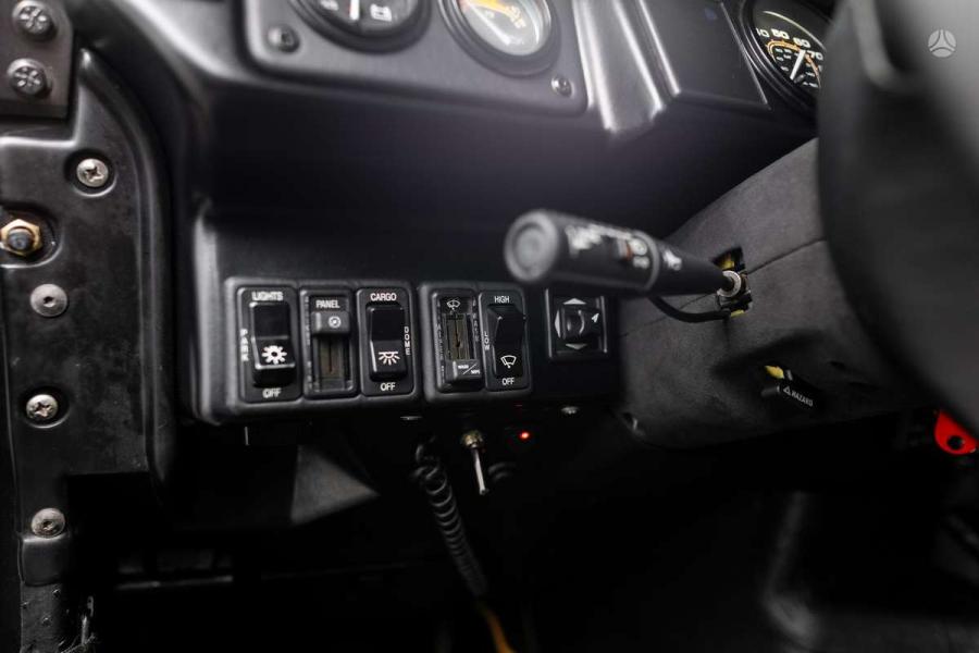 Black Hummer H1 2000 in Tallinn, with an engine capacity of 0.00 L and mileage of 62 thousand km for 110000 €, photo 37 on AUTOMOTO.COM.LV