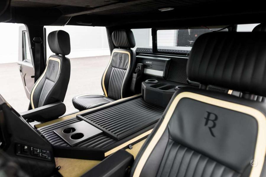 Black Hummer H1 2000 in Tallinn, with an engine capacity of 0.00 L and mileage of 62 thousand km for 110000 €, photo 38 on AUTOMOTO.COM.LV