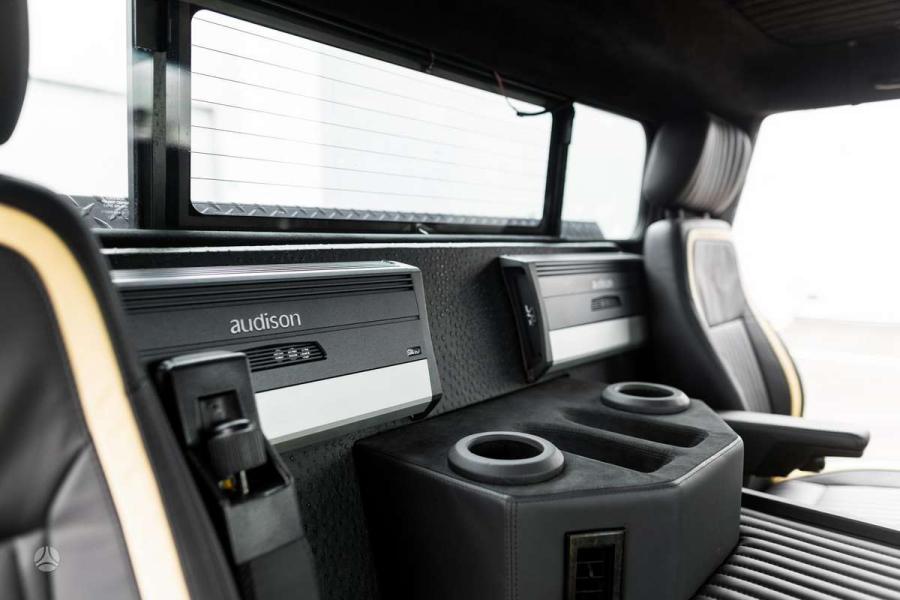 Black Hummer H1 2000 in Tallinn, with an engine capacity of 0.00 L and mileage of 62 thousand km for 110000 €, photo 40 on AUTOMOTO.COM.LV