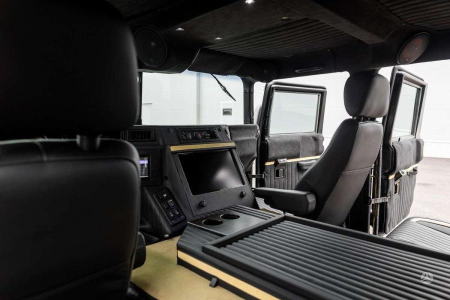 Black Hummer H1 2000 in Tallinn, with an engine capacity of 0.00 L and mileage of 62 thousand km for 110000 €, photo 44 on AUTOMOTO.COM.LV