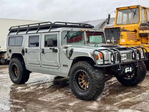 Pelēks Hummer H1 1999 Pērnava, ar dzinēja tilpumu 6.47 L un nobraukumu 114 tūkst. km par 68500 €, foto  vietnē AUTOMOTO.COM.LV