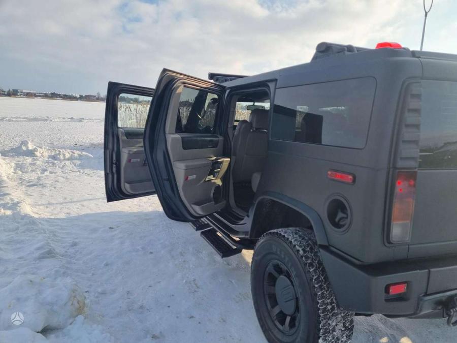 Black Hummer H2 2003 in Klaipeda, with an engine capacity of 6.00 L and mileage of 165 thousand km for 22500 €, photo 3 on AUTOMOTO.COM.LV