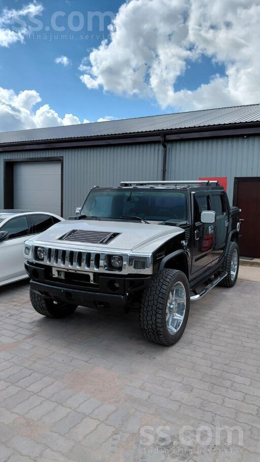 Black Hummer H2 2005 in Jelgava, with an engine capacity of 6.00 L and mileage of 119 thousand km for 18500 €, photo 1 on AUTOMOTO.COM.LV