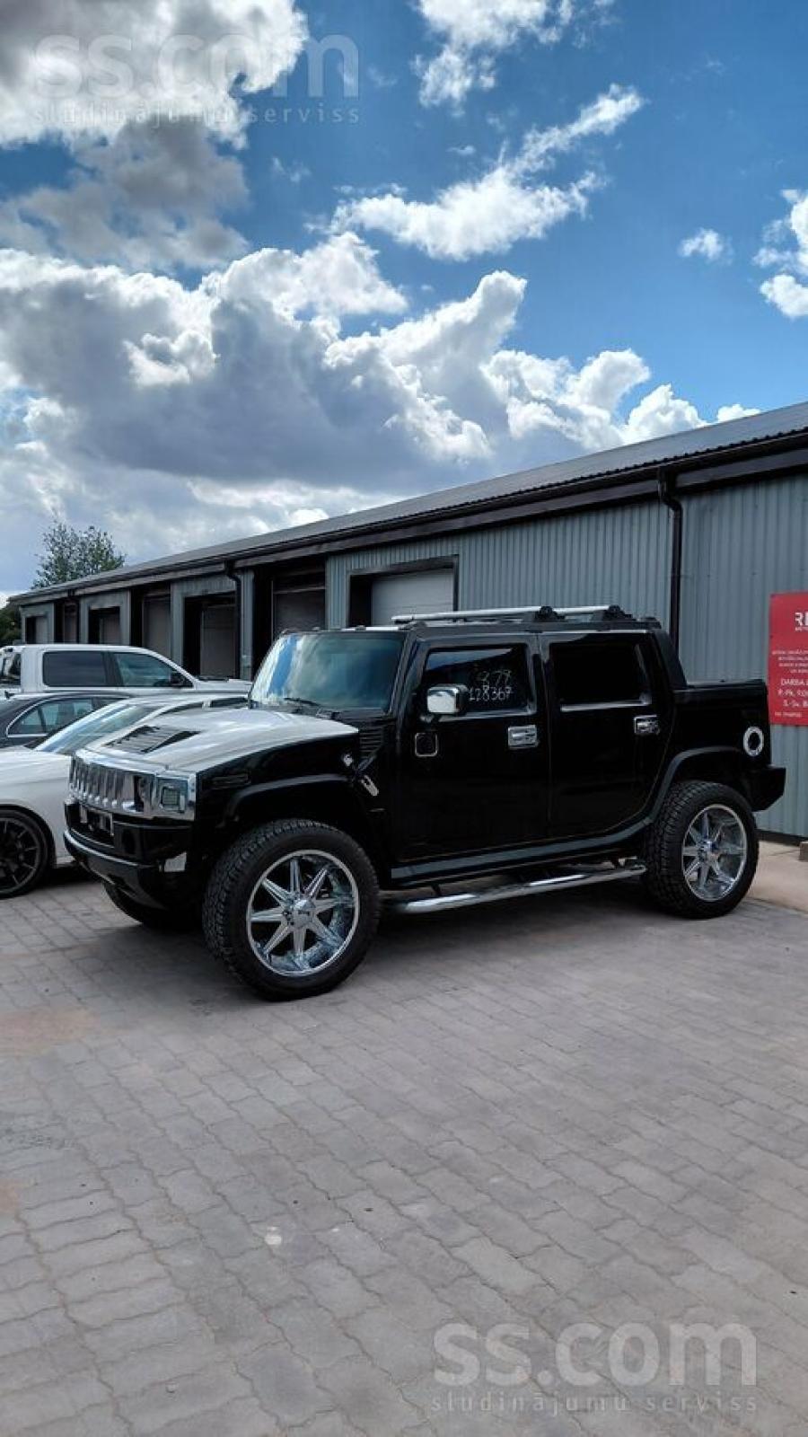 Black Hummer H2 2005 in Jelgava, with an engine capacity of 6.00 L and mileage of 119 thousand km for 18500 €, photo 4 on AUTOMOTO.COM.LV