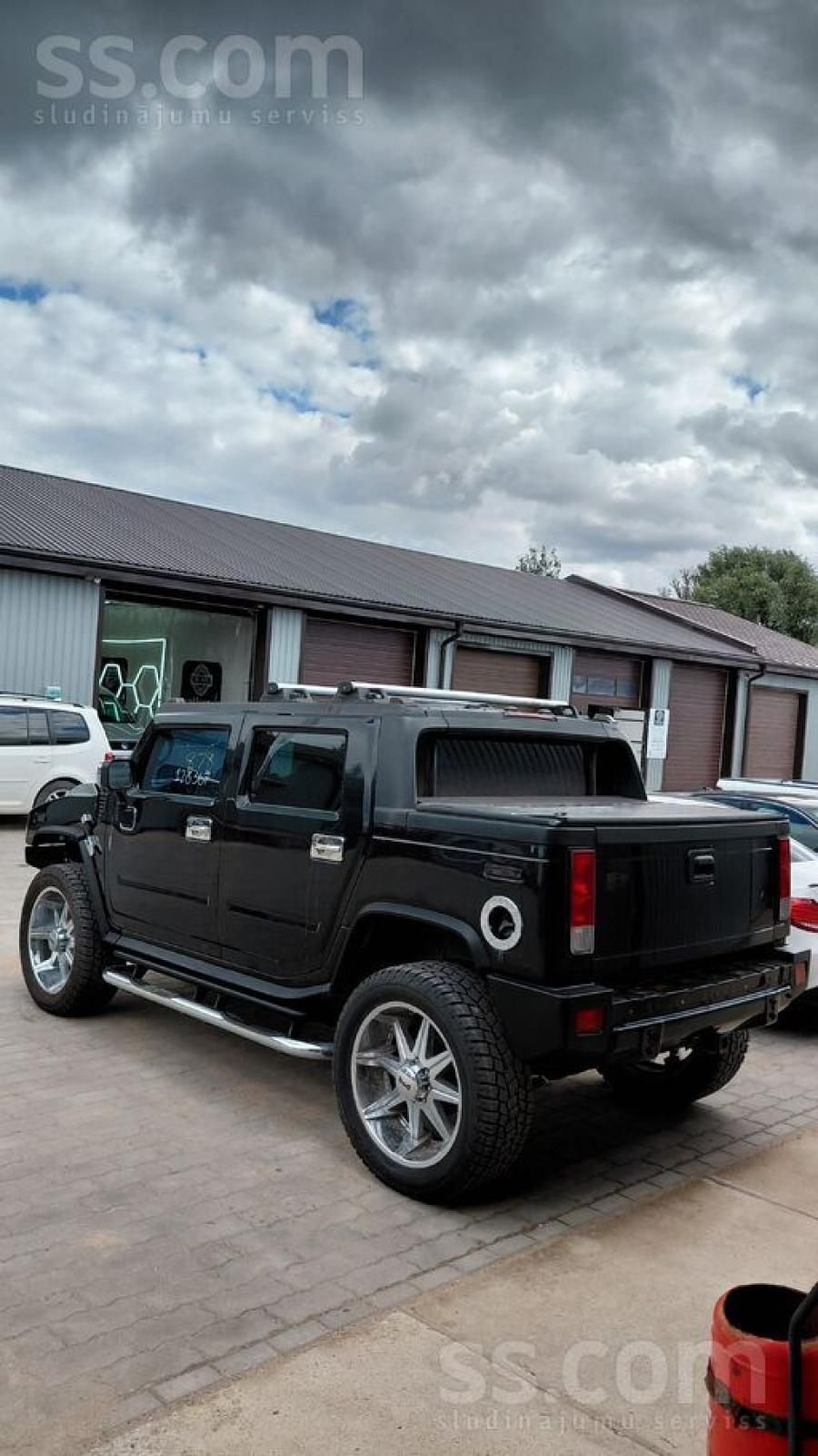 Black Hummer H2 2005 in Jelgava, with an engine capacity of 6.00 L and mileage of 119 thousand km for 18500 €, photo 5 on AUTOMOTO.COM.LV