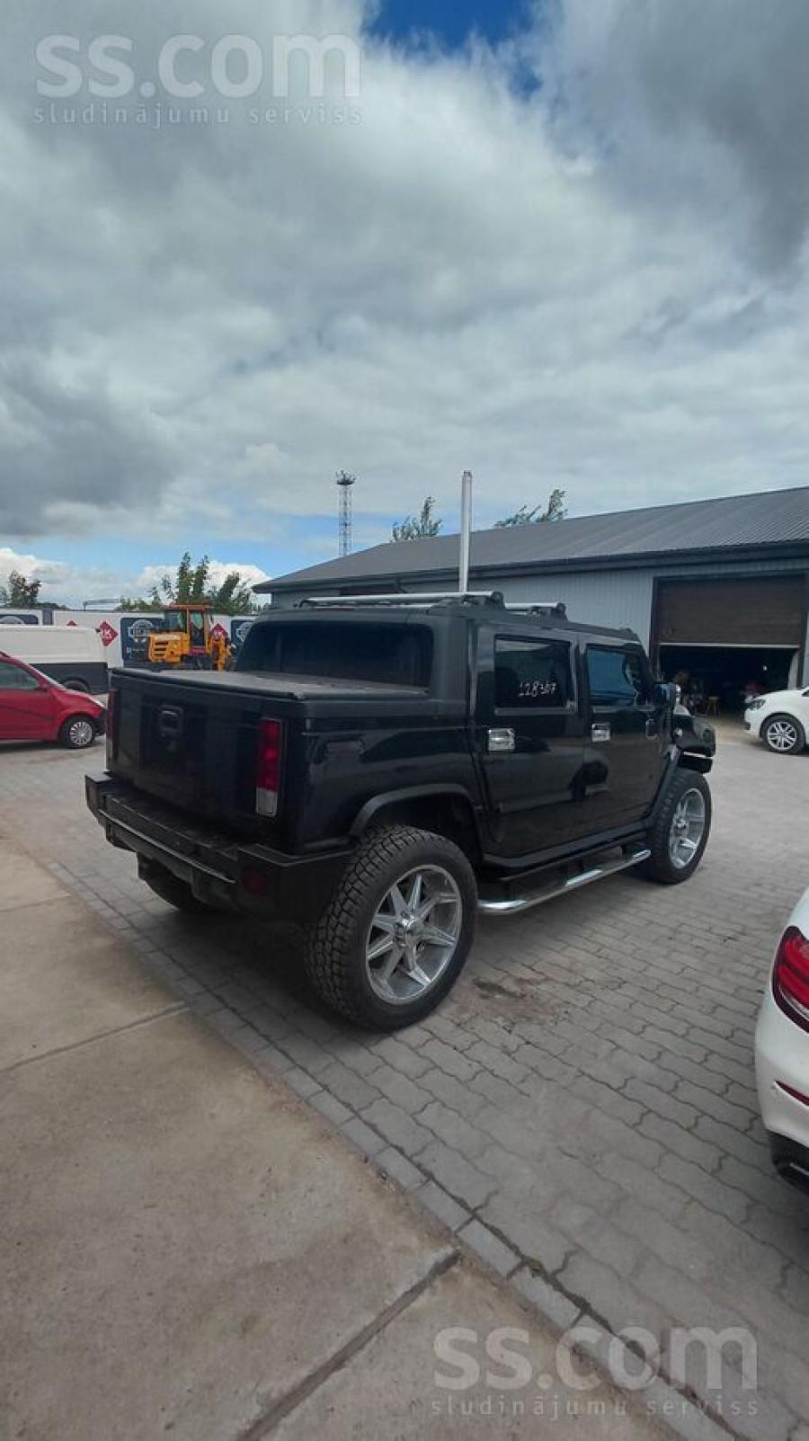 Black Hummer H2 2005 in Jelgava, with an engine capacity of 6.00 L and mileage of 119 thousand km for 18500 €, photo 6 on AUTOMOTO.COM.LV