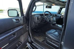 Black Hummer H2 2008 in Kaunas, with an engine capacity of 6.20 L and mileage of 114 thousand km for 54950 €, photo 23 on AUTOMOTO.COM.LV
